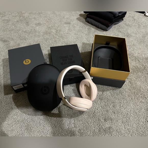Beats by Dre | Headphones | Beats Studio 3 | Poshmark